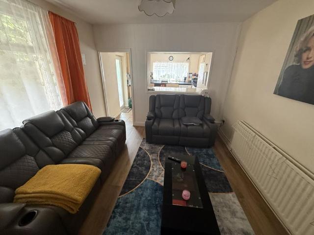 4 bedroom house to rent