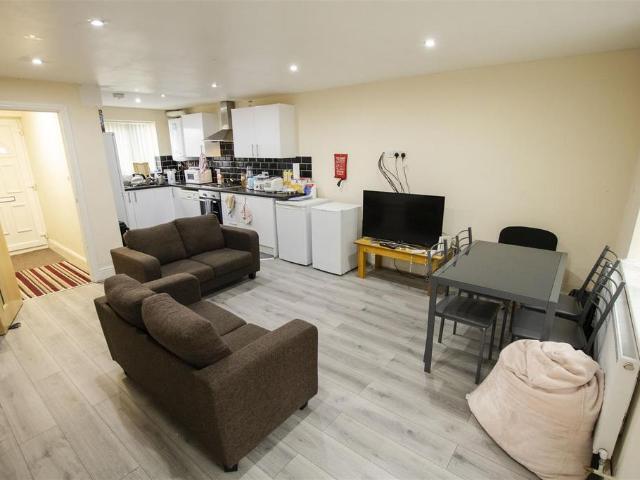 4 bedroom house to rent