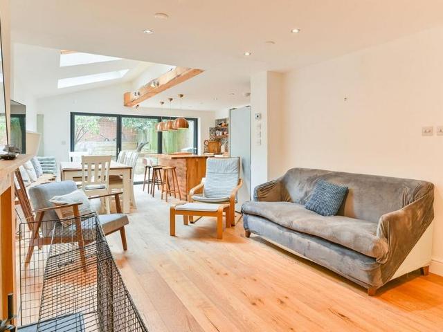 4 bedroom house to rent