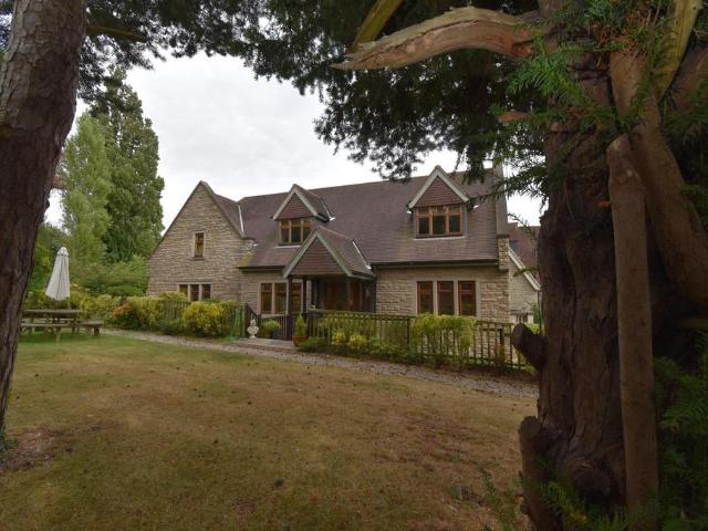 4 bedroom house to rent