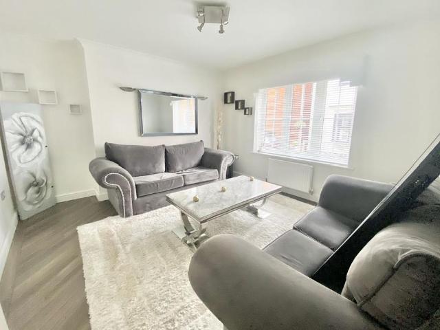 4 bedroom house to rent