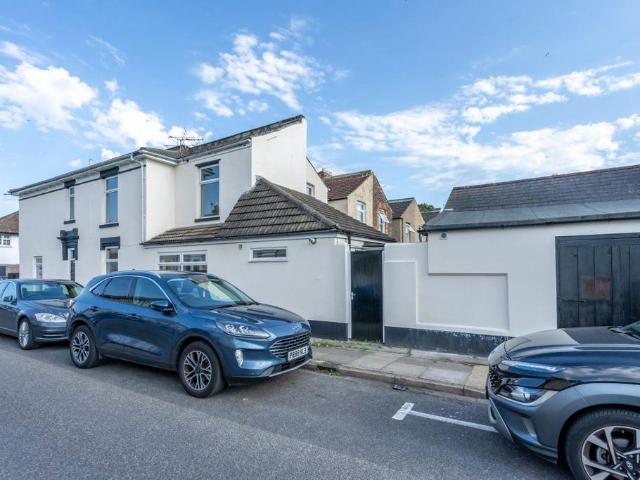 4 bedroom house to rent