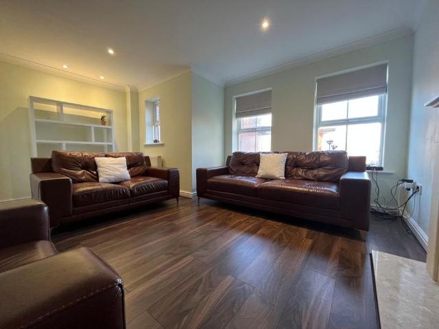 4 bedroom house to rent