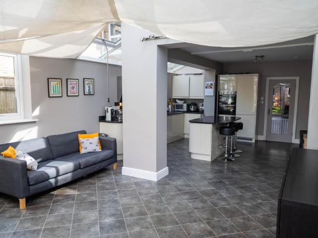 4 bedroom house to rent