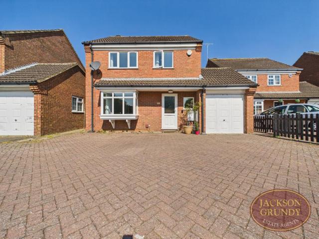 4 bedroom detached house to rent