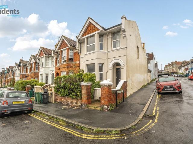 4 bedroom house to rent