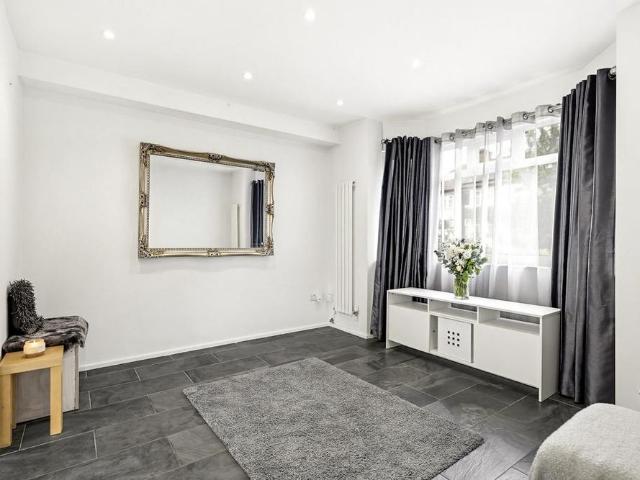 4 bedroom house to rent