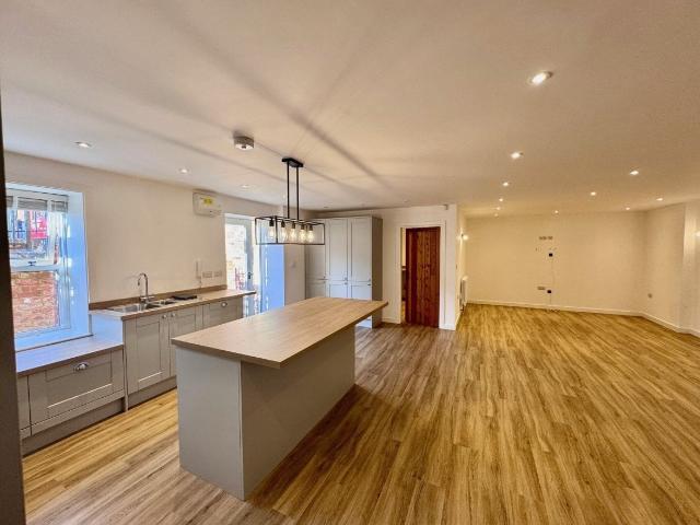 4 bedroom house to rent