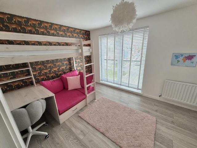 4 bedroom house to rent
