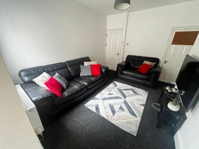 4 bedroom house to rent