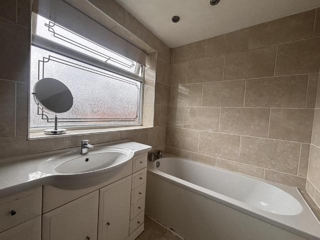4 bedroom house to rent