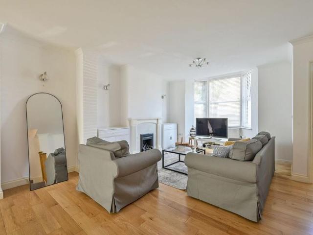 4 bedroom house to rent