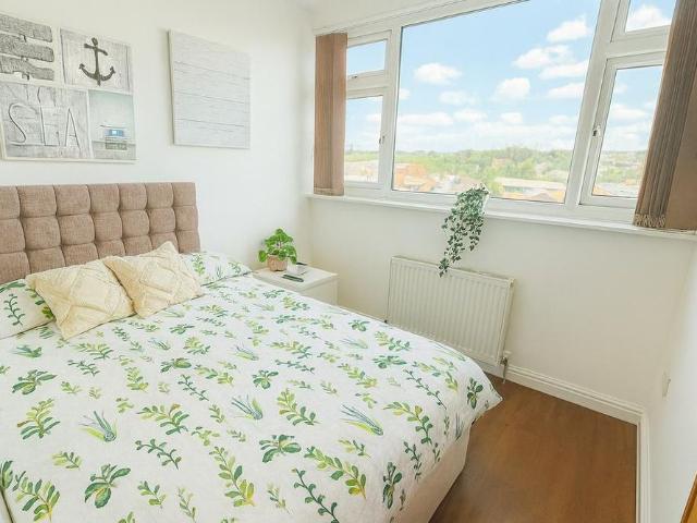 4 bedroom house to rent
