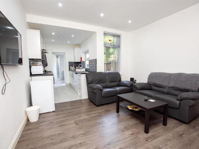 4 bedroom house to rent