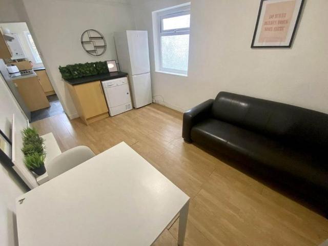 4 bedroom house to rent