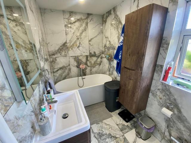4 bedroom house to rent