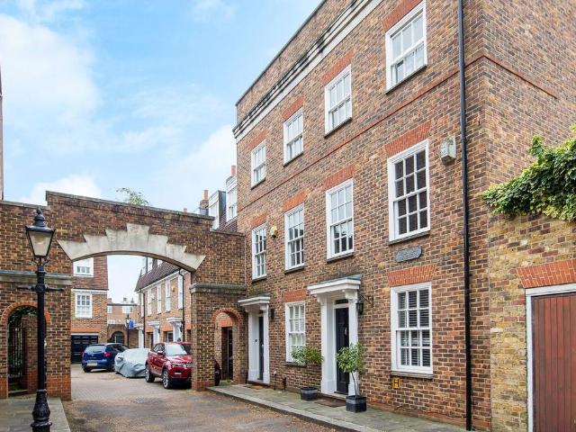 4 bedroom house to rent