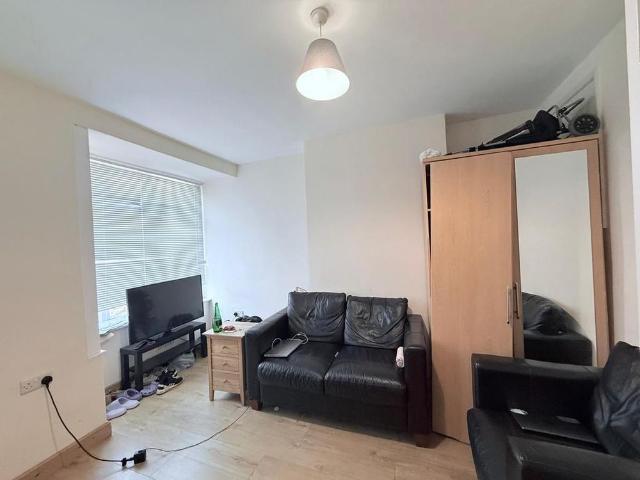 4 bedroom house to rent