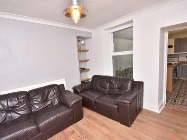 4 bedroom house to rent