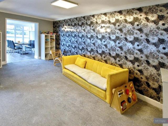 4 bedroom house to rent