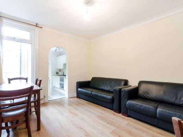 4 bedroom house to rent