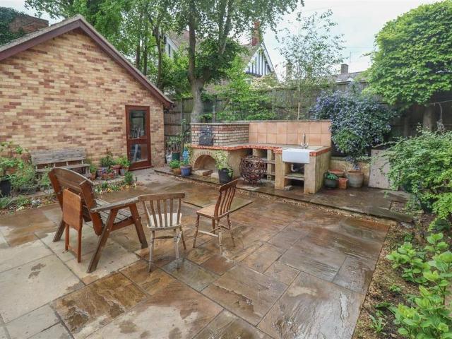 4 bedroom house to rent