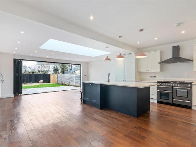 4 bedroom house to rent