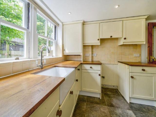 4 bedroom house to rent