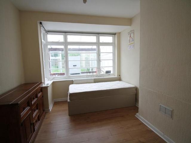 4 bedroom house to rent