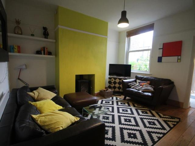 4 bedroom house to rent