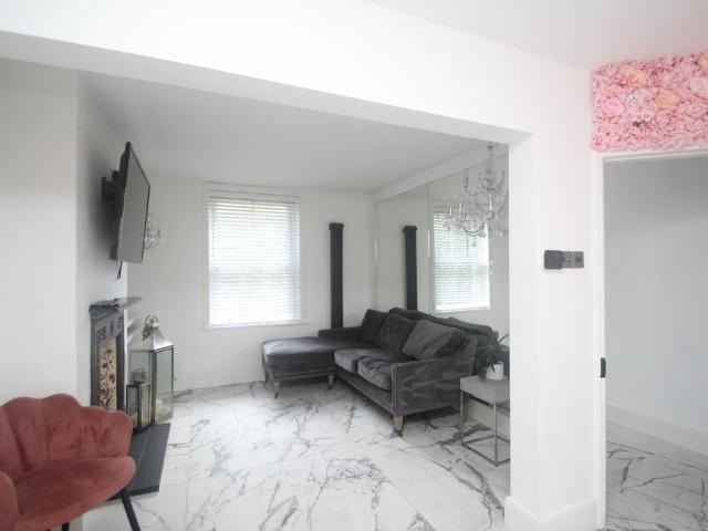 4 bedroom house to rent