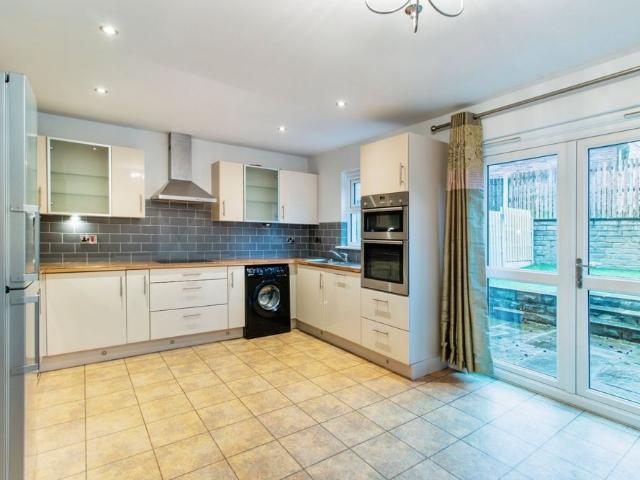 4 bedroom house to rent