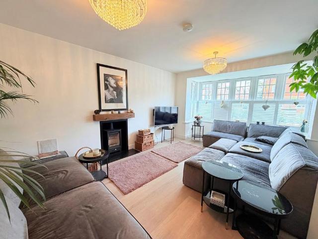 4 bedroom house to rent