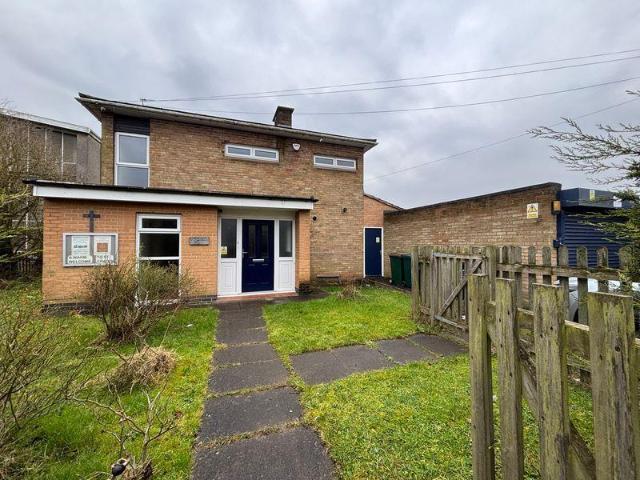 4 bedroom detached house to rent