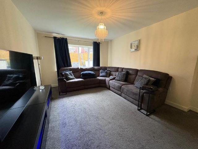 4 bedroom house to rent