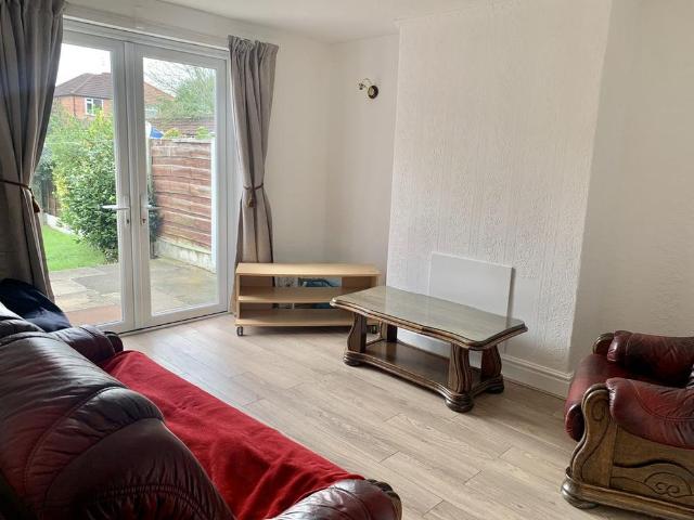4 bedroom house to rent