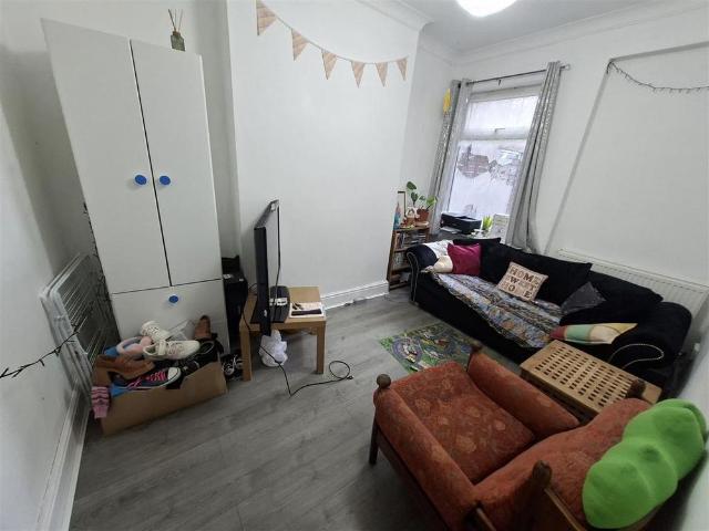 4 bedroom house to rent