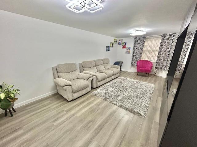 4 bedroom house to rent