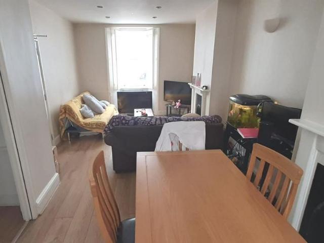 4 bedroom house to rent