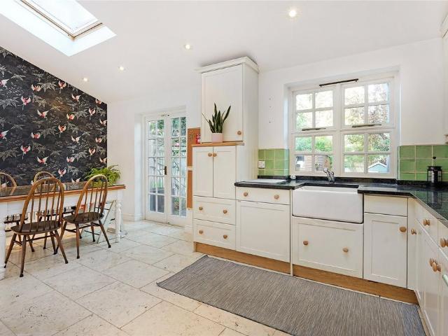 4 bedroom house to rent