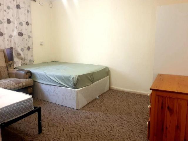 4 bedroom house to rent