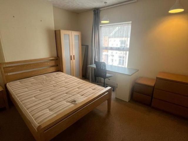 4 bedroom house to rent