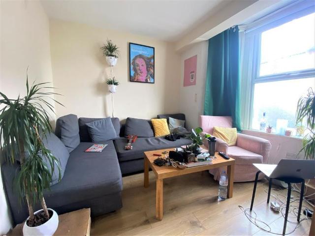 4 bedroom house to rent
