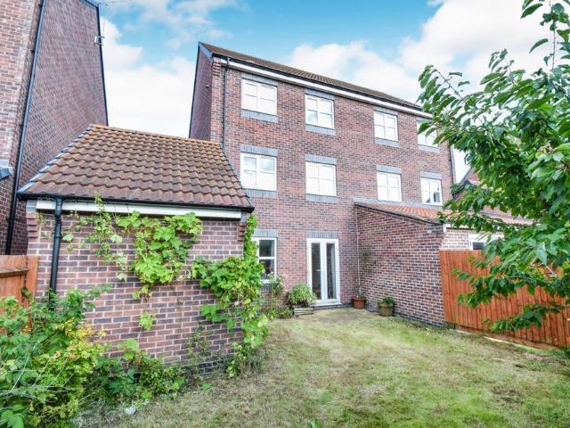 4 bedroom house to rent