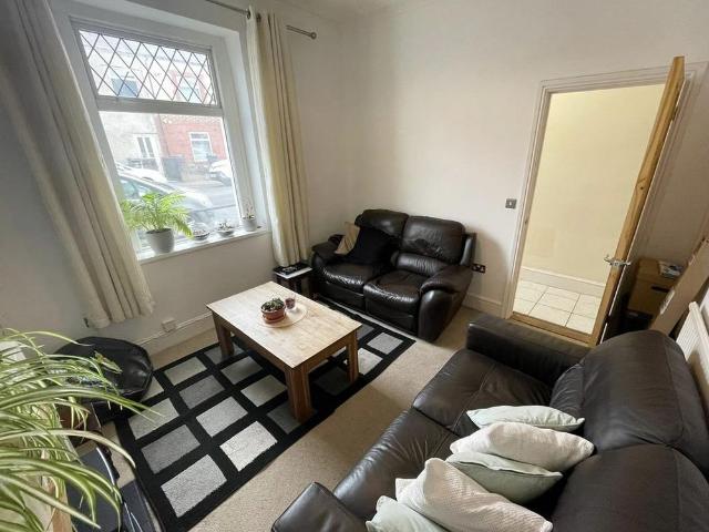 4 bedroom house to rent