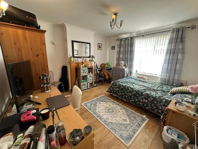4 bedroom house to rent