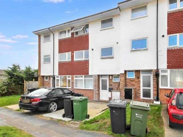4 bedroom house to rent