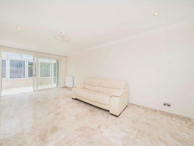 4 bedroom house to rent