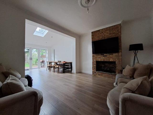 4 bedroom house to rent