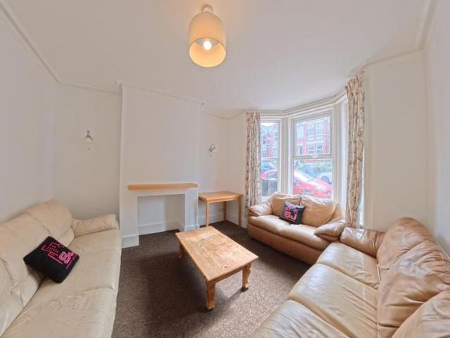 4 bedroom house to rent